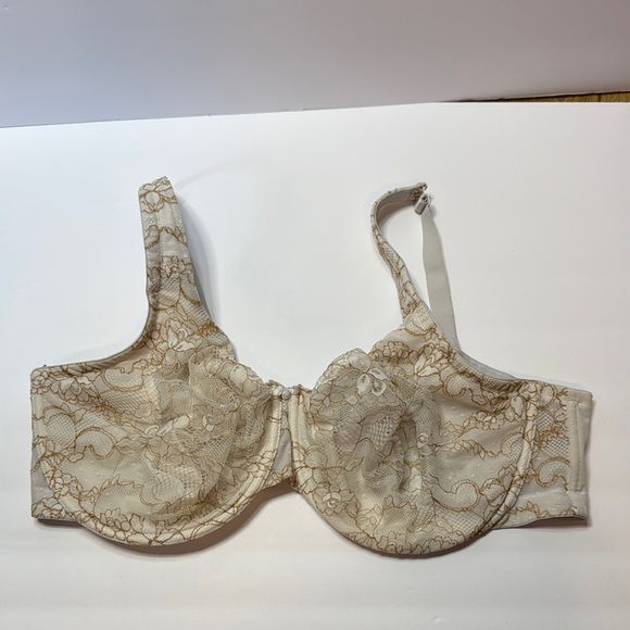 Cacique | Intimates & Sleepwear | Cacique 44f 44ddd Cream Lace Bra ...